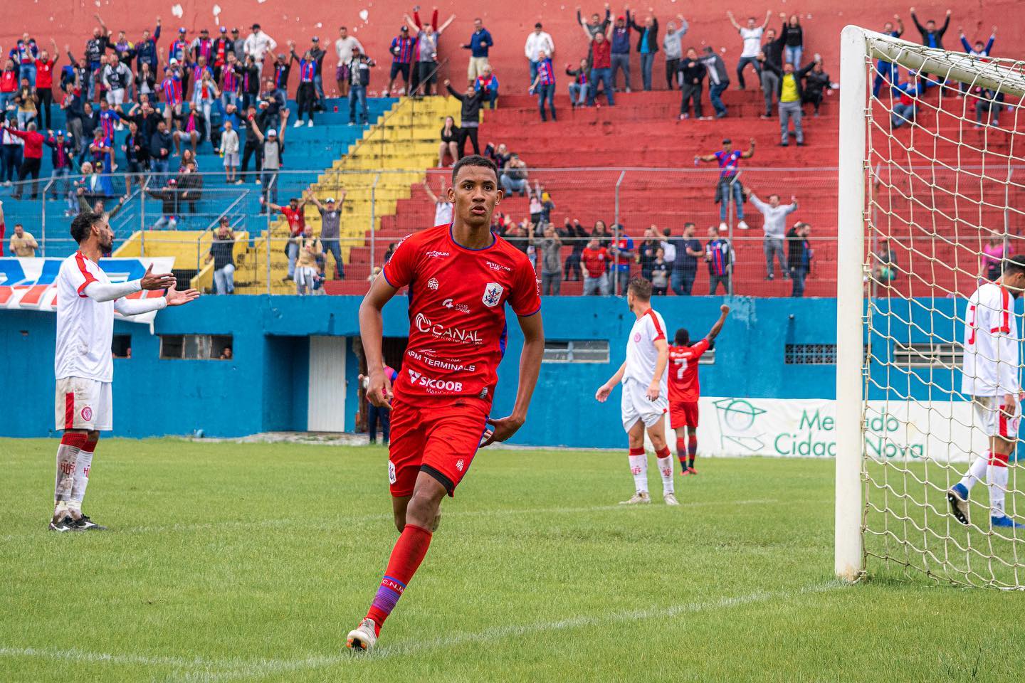 Hercílio Luz oficializa compra do atacante André, ex-Marcílio Dias ...