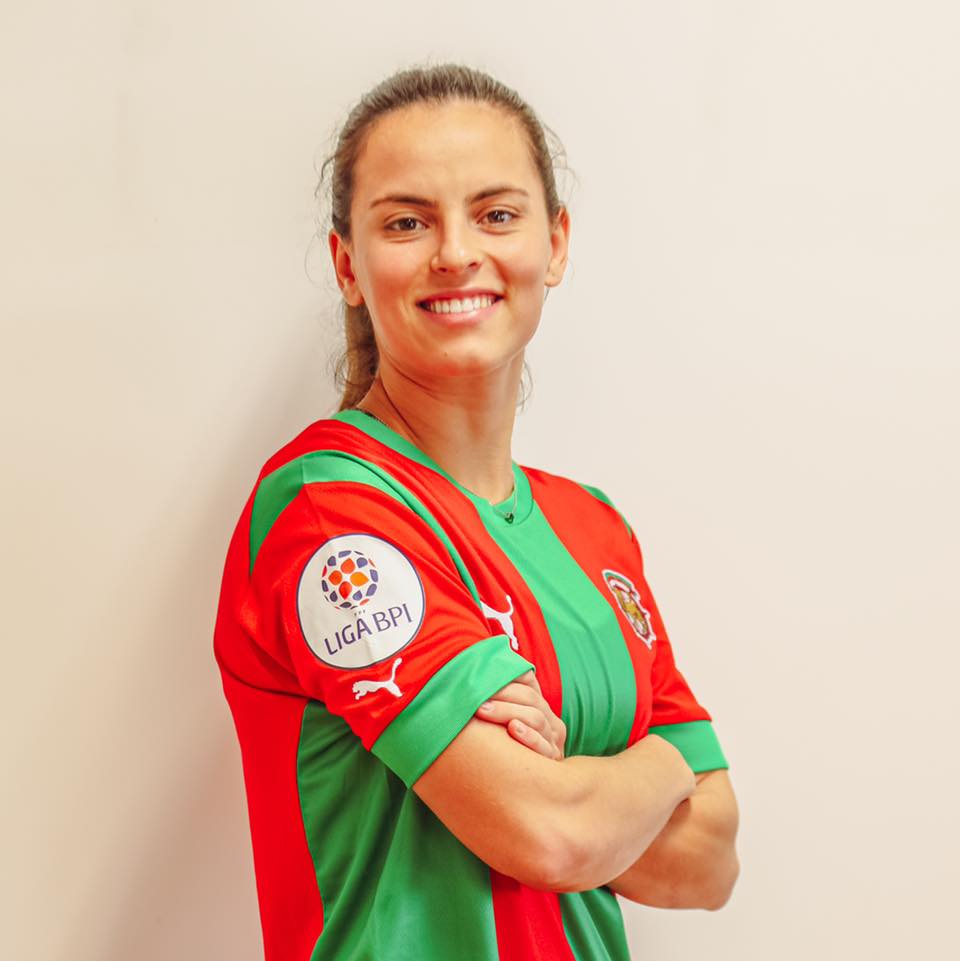 Em Portugal, tubaronense marca primeiro gol como jogadora profissional ...